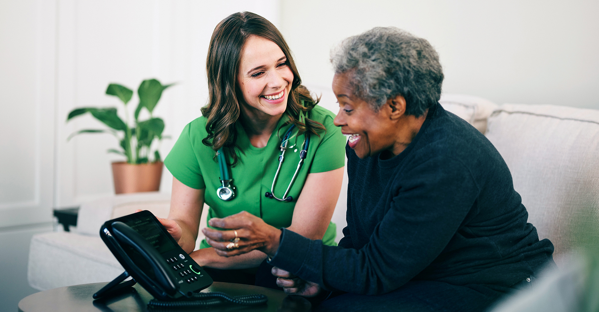Caregivers Support Seniors with Hearing Loss Through Captioning